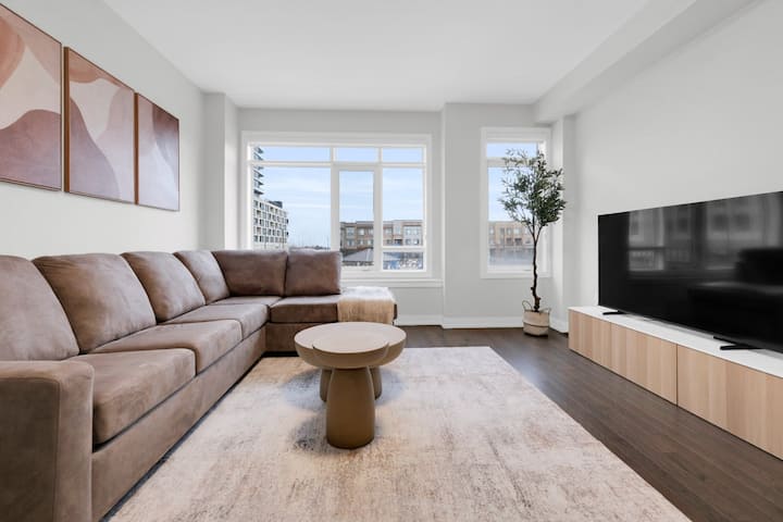 Modern Family-friendly 4br Townhouse – Sleeps 7 - Vaughan