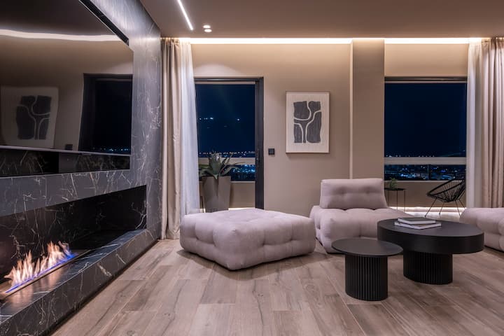The Hostmaster Skyline Tower View Suite - Athen