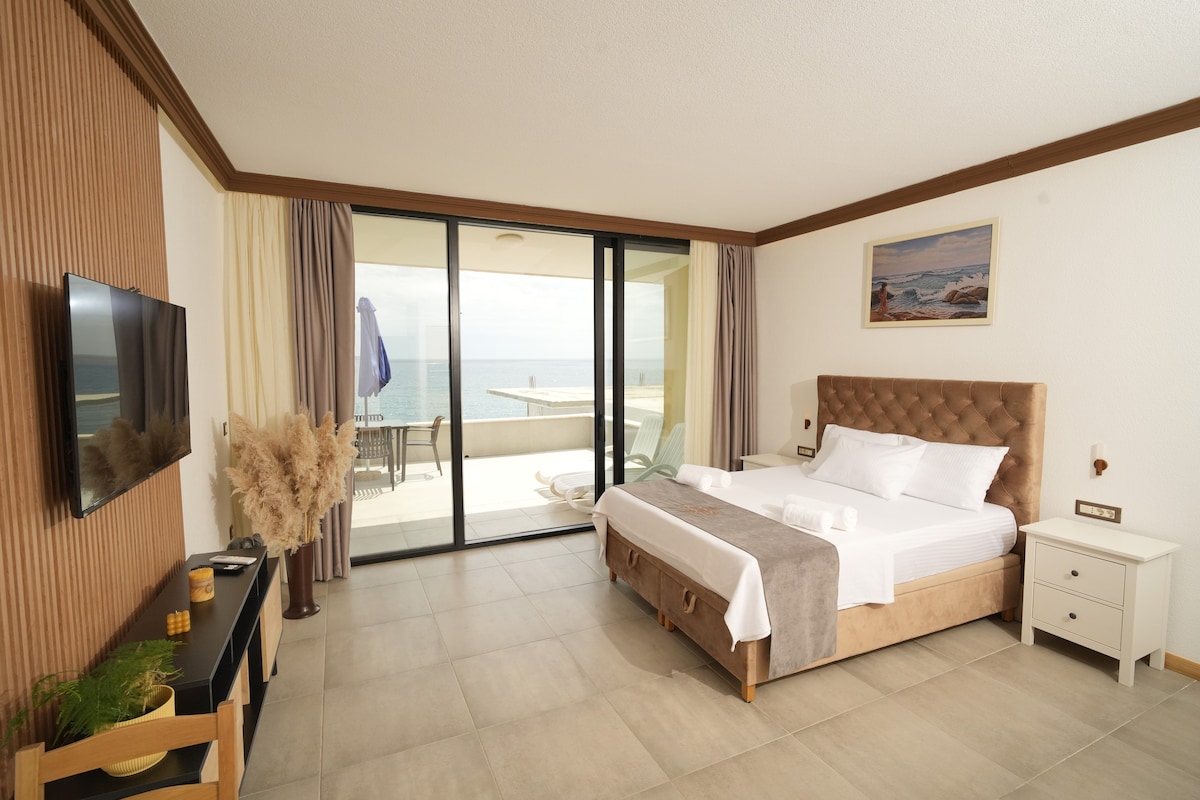 Deluxe room ideal for long-term stays, kitchen - Apartments for Rent in ...