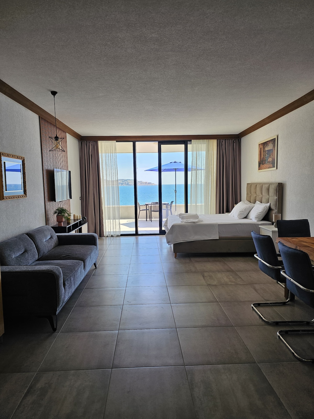 Deluxe room ideal for long-term stays, kitchen - Apartments for Rent in ...