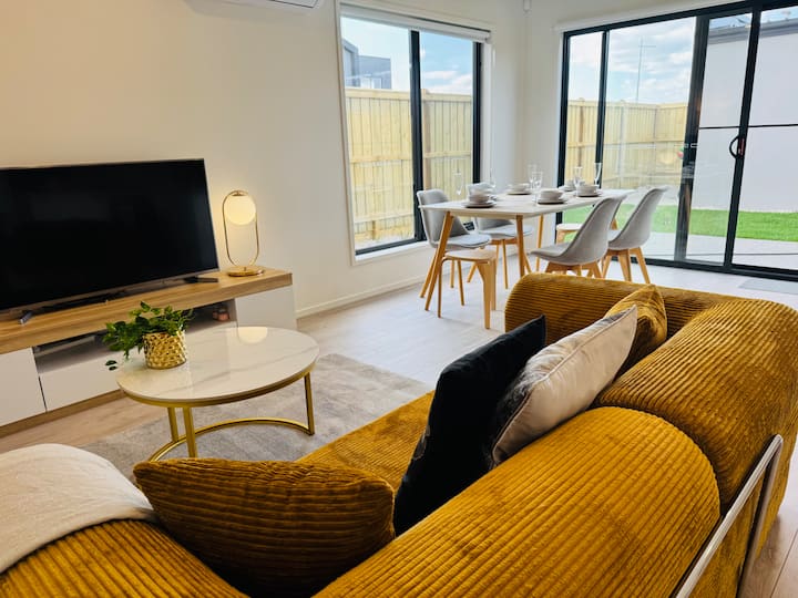 20%off Monthly Mambourin 4b Family Getaway Wgarage - Werribee