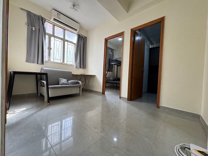 旺角地鐵口全新裝修 3個房2個廳700呎 10張床 大房大廳 適合多人 - Tsim Sha Tsui