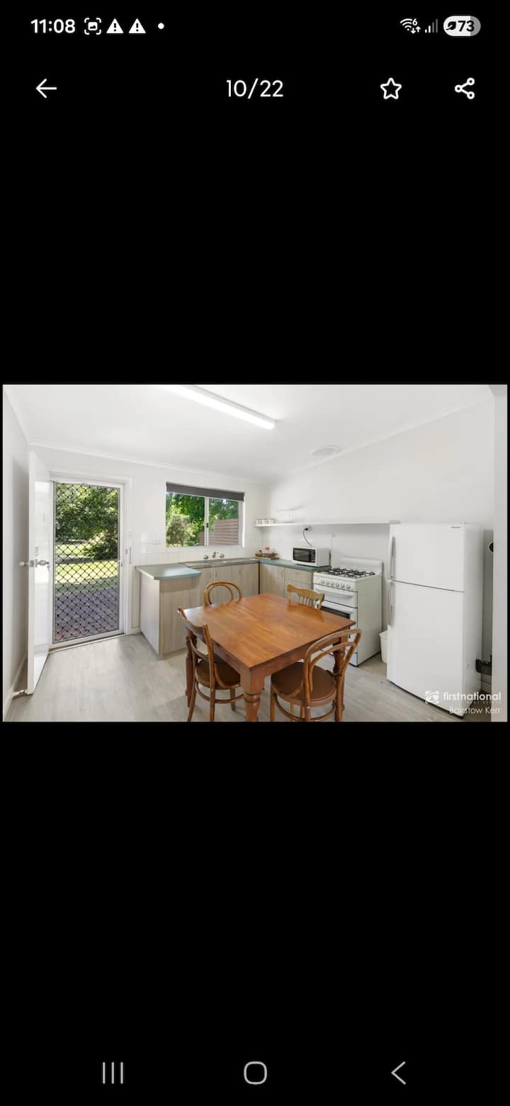 Cute, Self-contained Apartment. - Albany