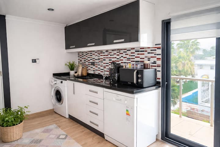 Кемер центр, до моря 5 минут пешком. - Kemer