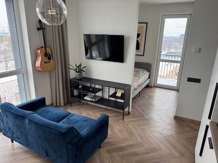 Sunny & Cosy New Town Apt - Vilnius