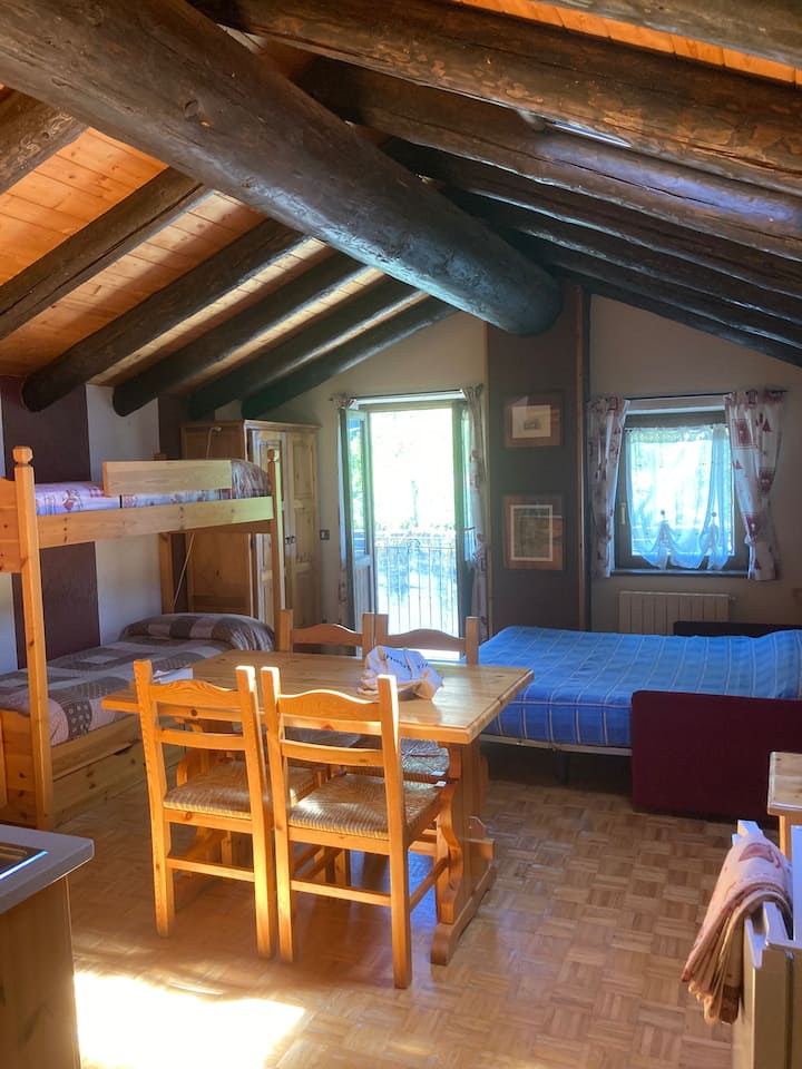 Un Piccolo Rifugio Tra Prati E Montagne - Cogne