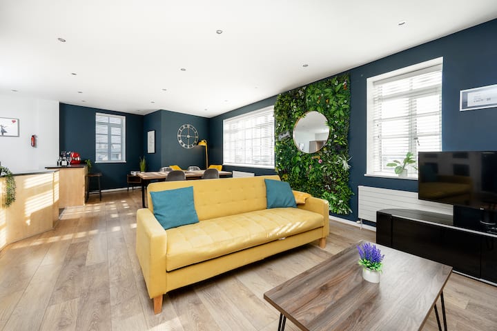 Large Apartment Sleeps 6 For Contractor Stays - Brighton