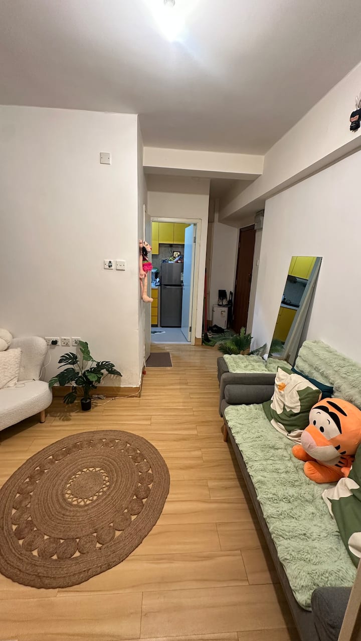Peaceful Apartment In Central - Sheung Wan