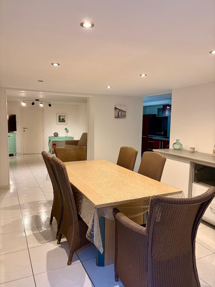 Appartement Rénové 6/7pers Plage & Commerce à Pied - De Panne