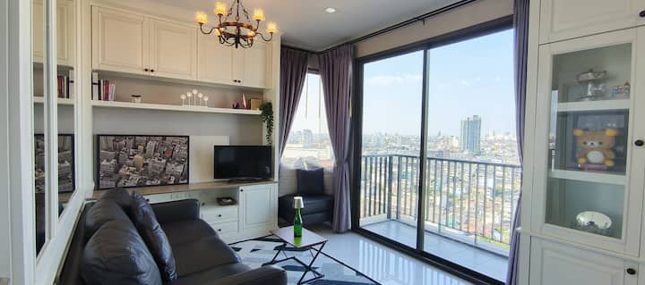 A Serene City Retreat With Open Views - Khlong San