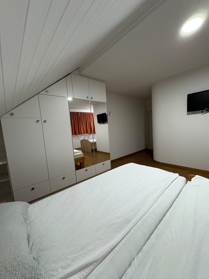 Dreibettzimmer 12 Mit Bad - Rapperswil-Jona