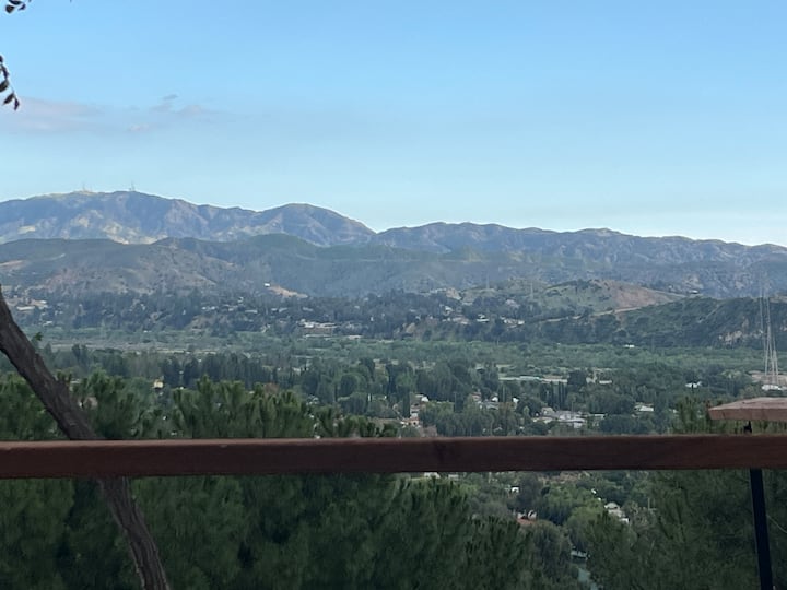 СоSмiс СаSтle La {City & Mtn Views}backyard+ввq - Los Angeles, CA