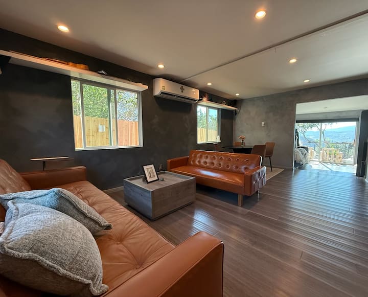 Ridgeline New Hide-out La {Jetliner 360 Views} - Los Angeles, CA