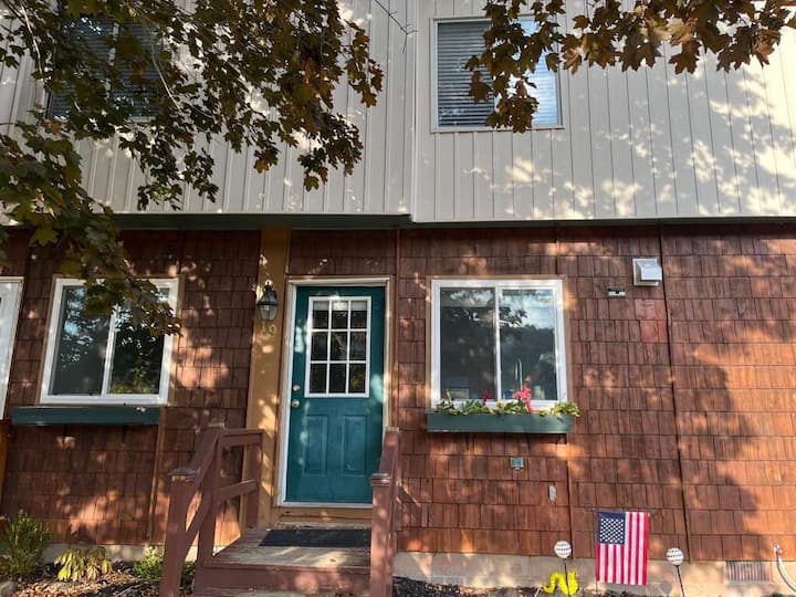 Evergreen Ellicottville Getaway - Salamanca, NY