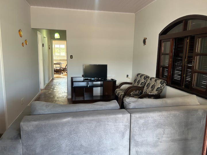 Casa Para 10 Pessoas Próximo A Baia E Praia - Guaratuba