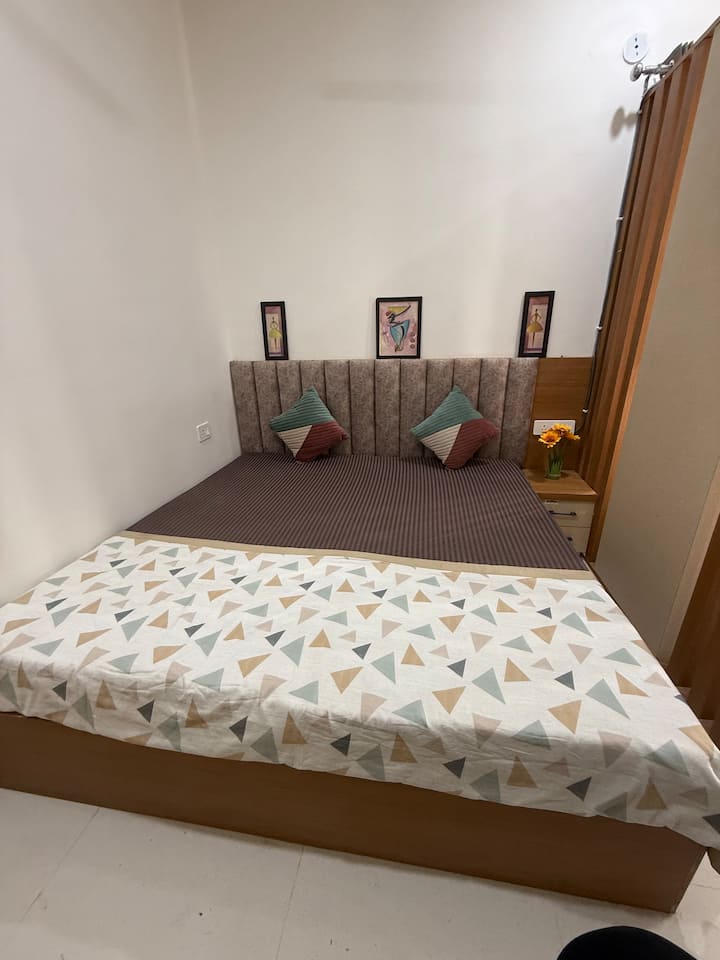 Deluxe Couple Friendly Stay In Vasantvihar 2 Lxe-i - Indore