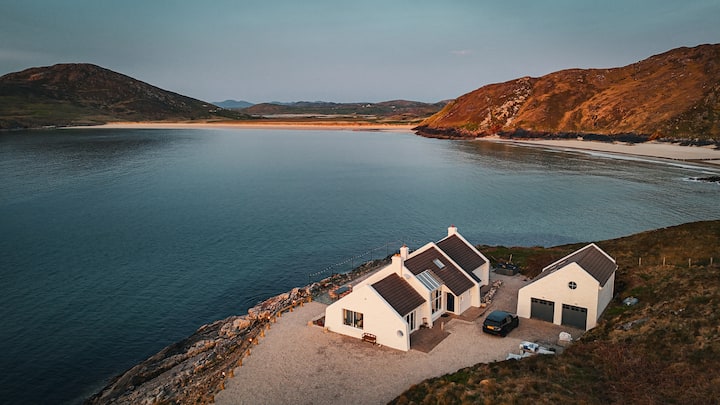 Smileys Cottage On Atlantic Drive In Glenoory - Downings