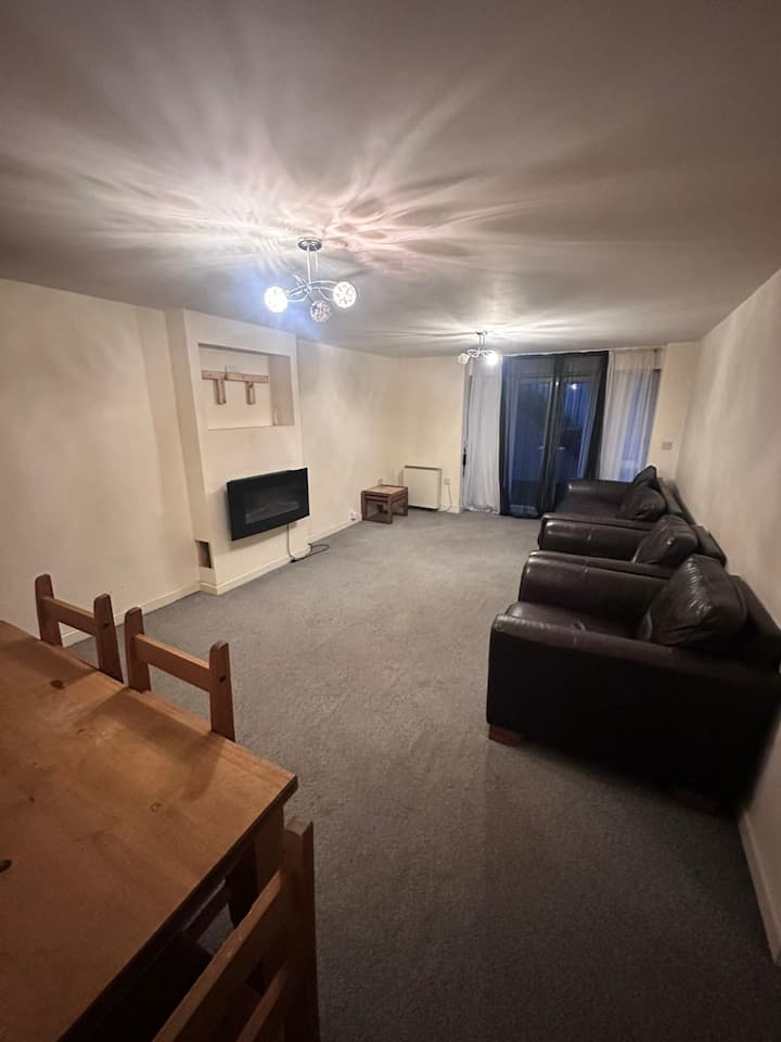 Central, 2-bed Flat, Ensuite, For Pets & Courtyard - Maidstone