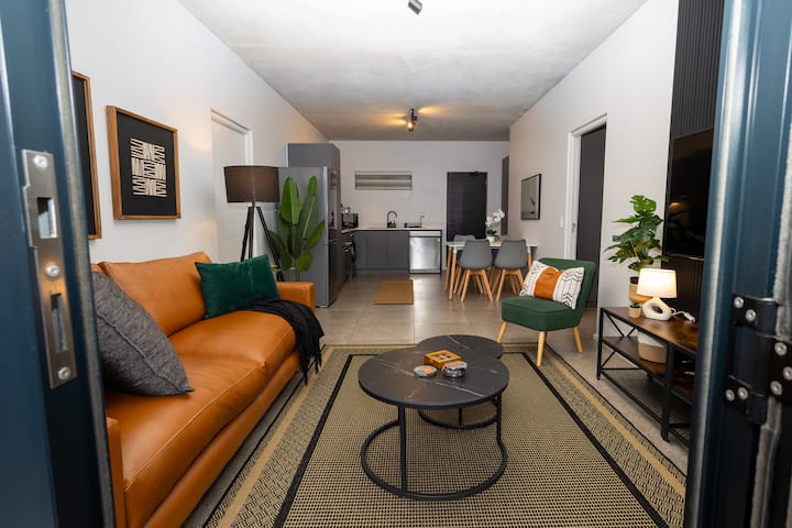 Executive 2-bed|backup Power & Water |Pool & Braai - Johannesburg