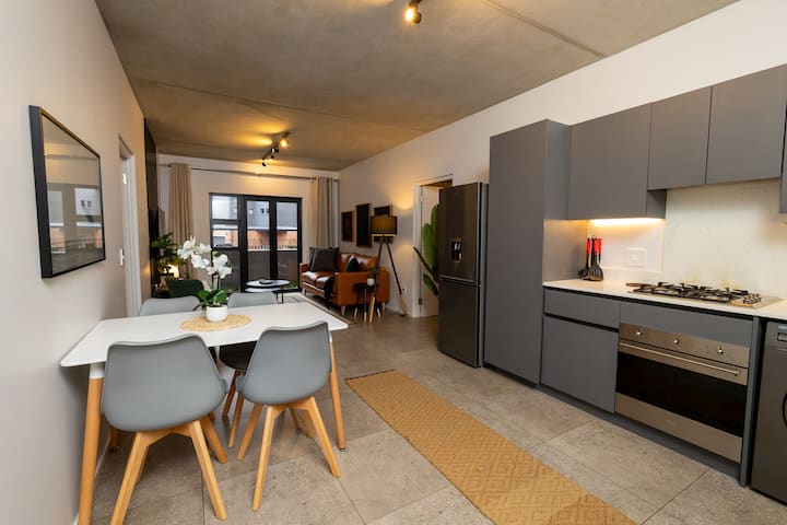 Executive 2-bed|backup Power & Water |Pool & Braai - Johannesburg