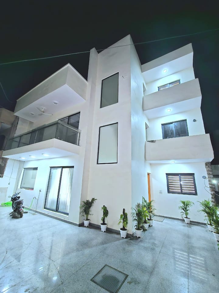 4bhk Premium Villa - Parties/stays - 