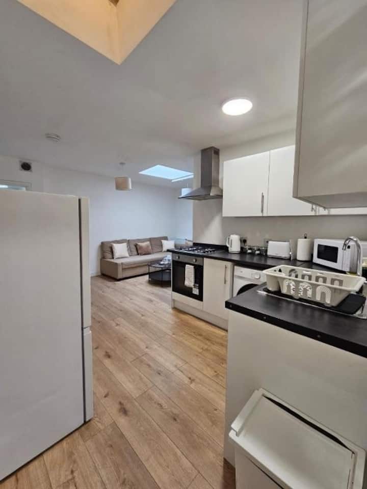 Bright & Stylish 2-bedroom City Flat Cowley Oxford - Oxford