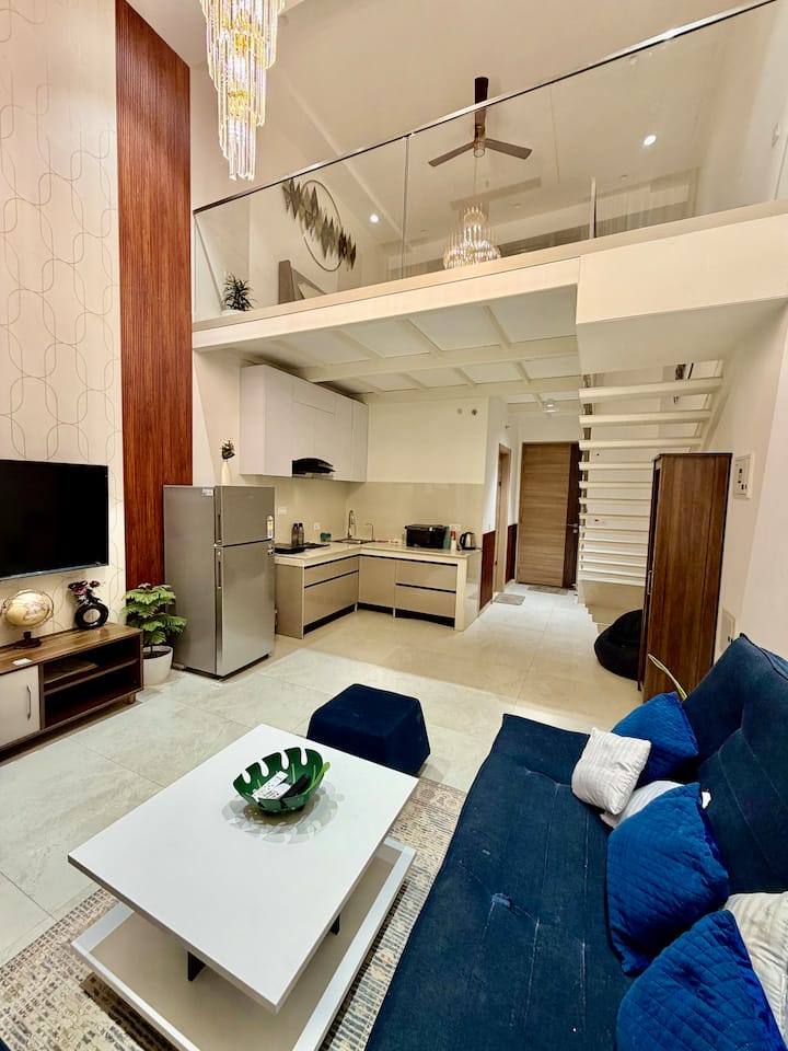 Cloud 10- Luxe Duplex Studio - Manesar