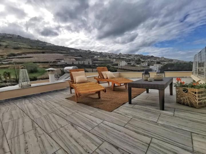 Santorini Vineyard Villa With Heated Pool - Santorini