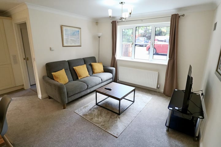 Bracknell 2 Bed Apartment With Parking - Bracknell