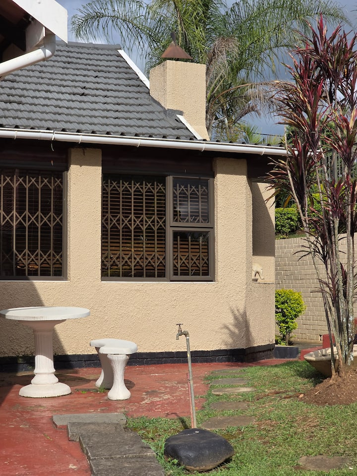 Home Away 3-bed Gem - Hilton