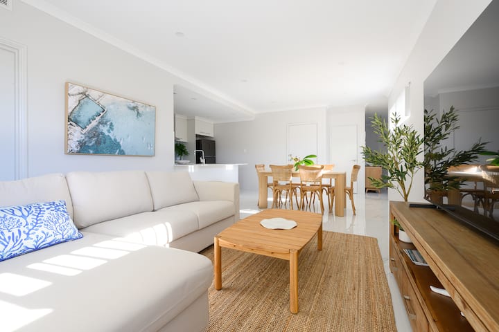 Family Oasis By The River In Riverton - Riverton