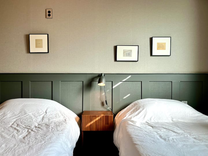 동대구역, 대구역, 동성로, 교동도보, 대구중심부,넷플릭스, 호텔침구, 칠성시장, 포차거리 - Daegu