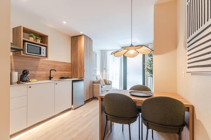 Apto Alhambra · Modern, Bright And Ideally Located - グレナダ