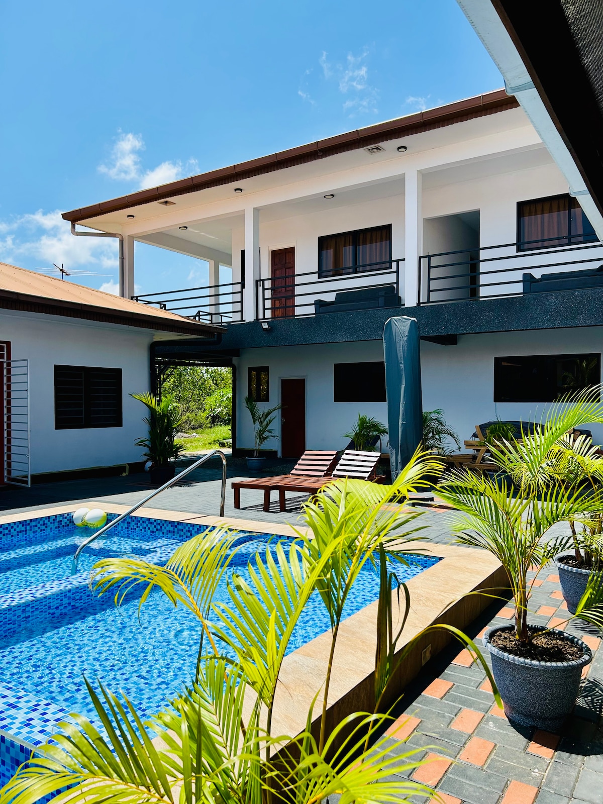 Meerzorg Oasis Studio 3 - Apartments for Rent in Meerzorg, Commewijne ...