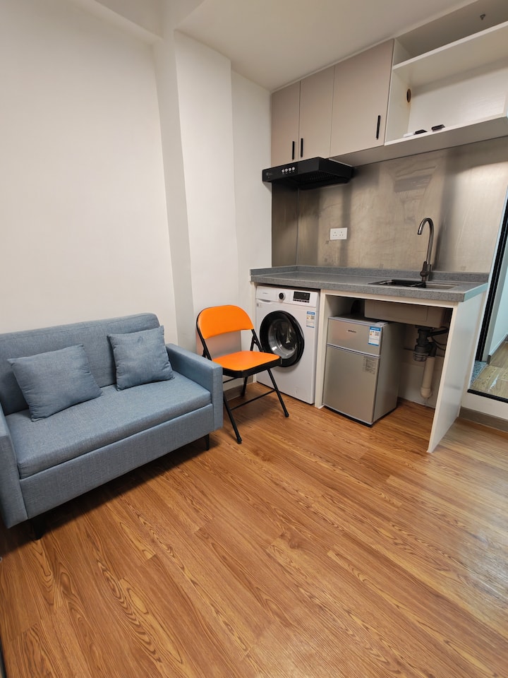 位於油麻地市中心的旅居，附近食肆林立 ， 購物很方便，交通方便 可乘港鐵去港島區、 離島區，及新界區 - Hong Kong