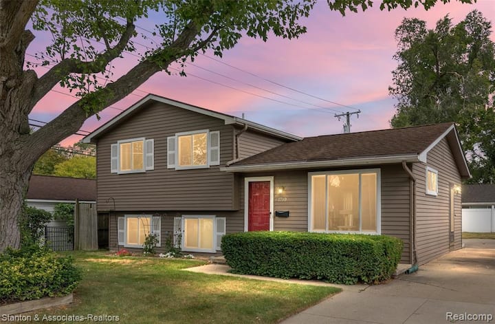 Nakota Haven • Bright, Clean & Family‑friendly - Bloomfield Hills, MI