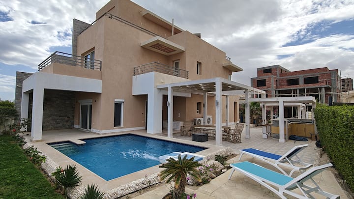 Relaxing 3br Villa W/ Private Pool In Jamaran - Hurghada