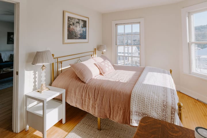 The Cottage Suite @ Porter's Corner - Taylors Falls, MN