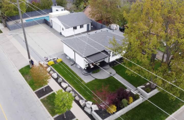 This Home Beats A Hotel Any Day! - Brantford