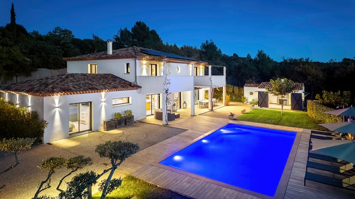 Grande Villa Avec Piscine - La Verdiere