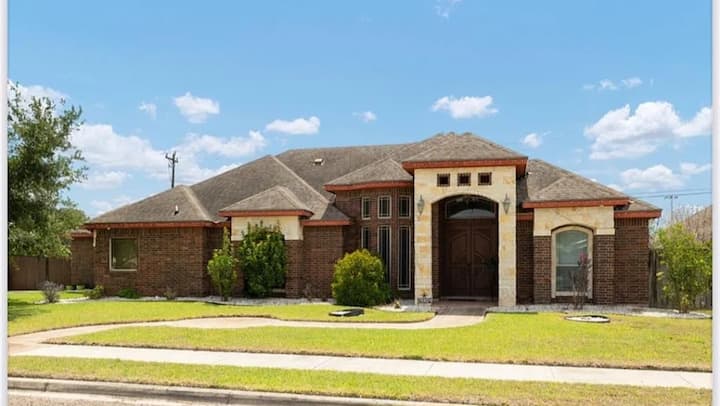 Cozy, Spacious Affordable Home For Your Vacations. - Edinburg