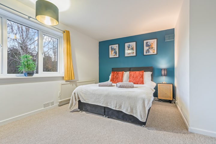 Large 4-bd House, Parking, Wifi, Central, Garden - Cambridge