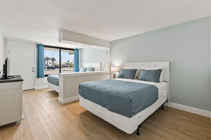 #200 Beachfront 1br Private Beach Access 2 Queens - Daytona Beach, FL
