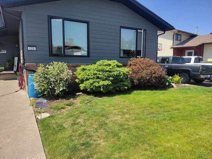 Manor Deluxe 2 Bdr - Medicine Hat