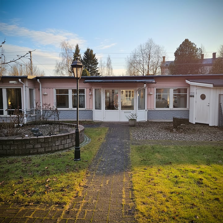 R&v
Välkommen Till Robert & Virginas Boende. Rum 2 - Umeå