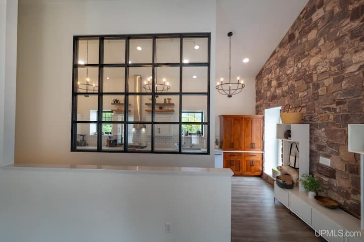 Luxury Condo Steps From Downtown And Waterfront - Marquette, MI