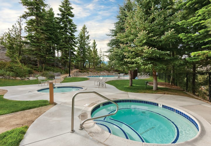 Spacious Lake Tahoe Heavenly 3bdrm Tahoe1 K - 熱那亞