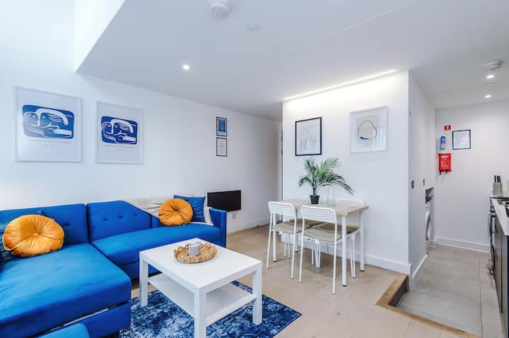 Stylish 2br Apartment Manchester 3 Baths 6 Guests - 索爾福德