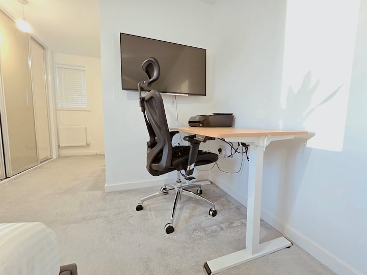 Spacious Home Ideal For Work And Family Stays - Wymondham