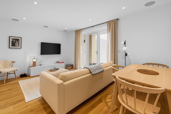 Notting Hill & Portobello Road Apartment & Balcony - Earl's Court